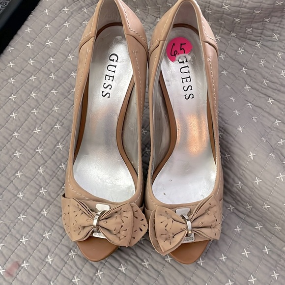 Guess | Shoes | Guess Platform Heels With Bow Accent Size 65 | Poshmark